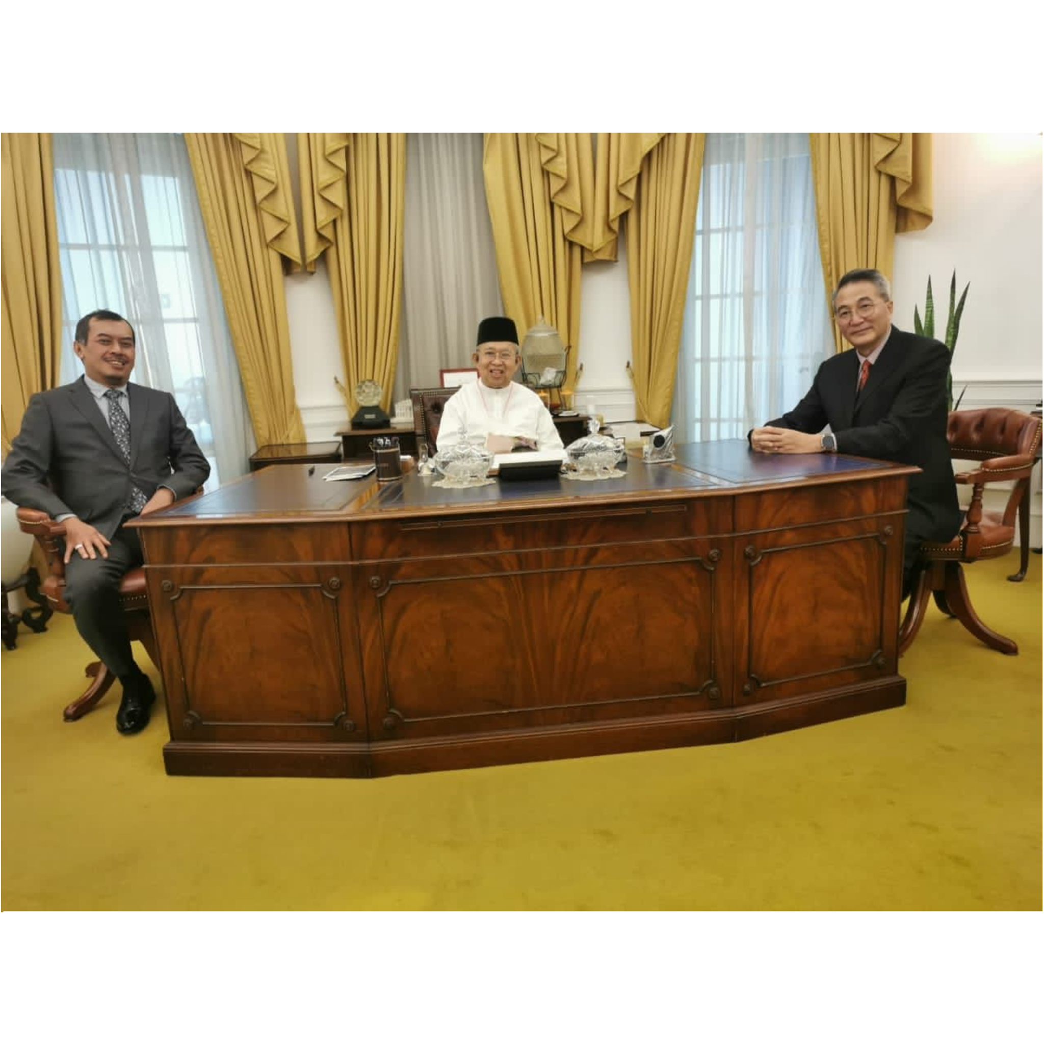 Asia Digital Bank Chairman Liu Xuming visited Tengku Razaleigh - Asia ...